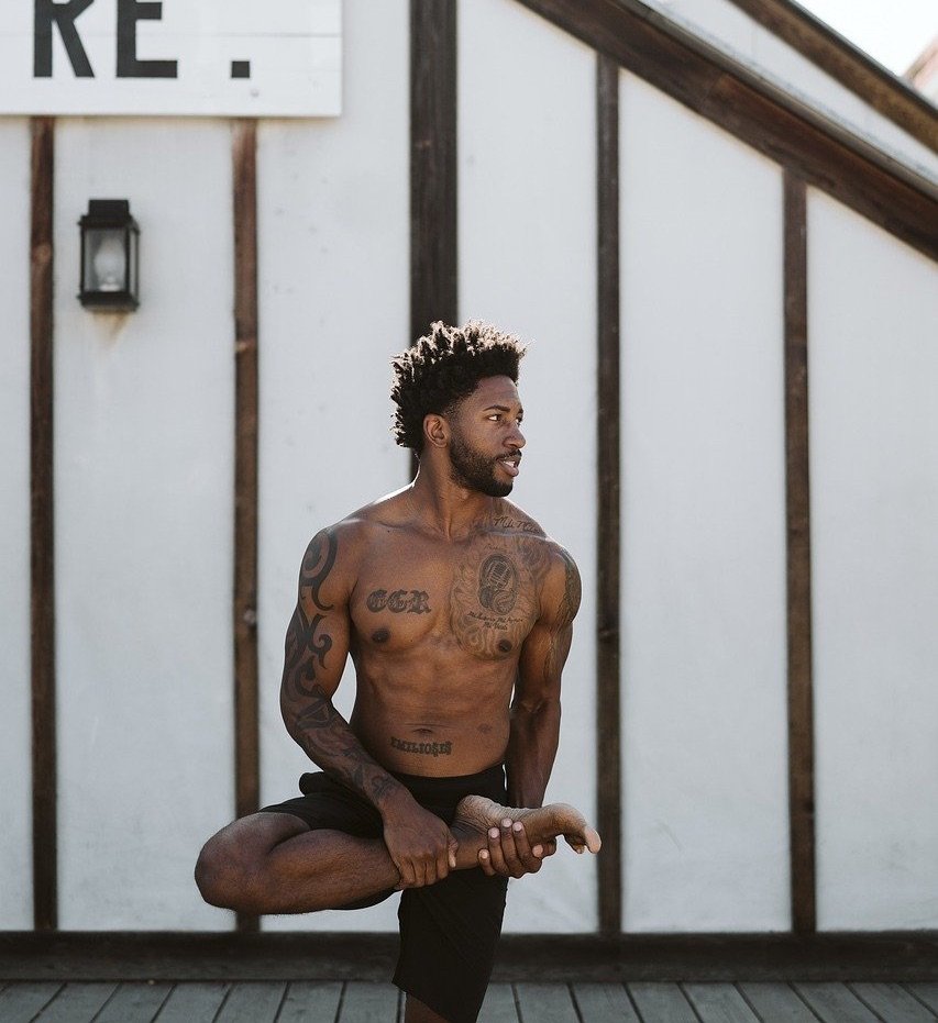 The Yoga Bible: A Beginners Guide - The Lightworker